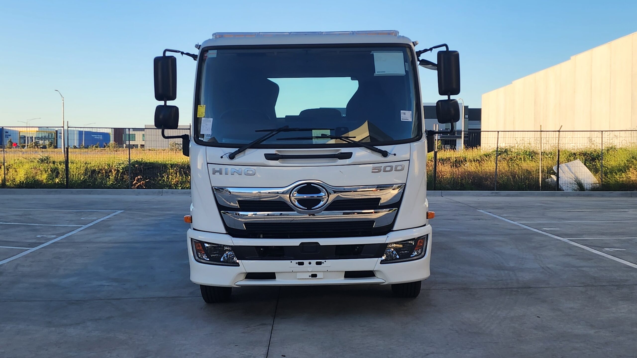 HINO FD 500 1126 – TILT TRAY DESIGN