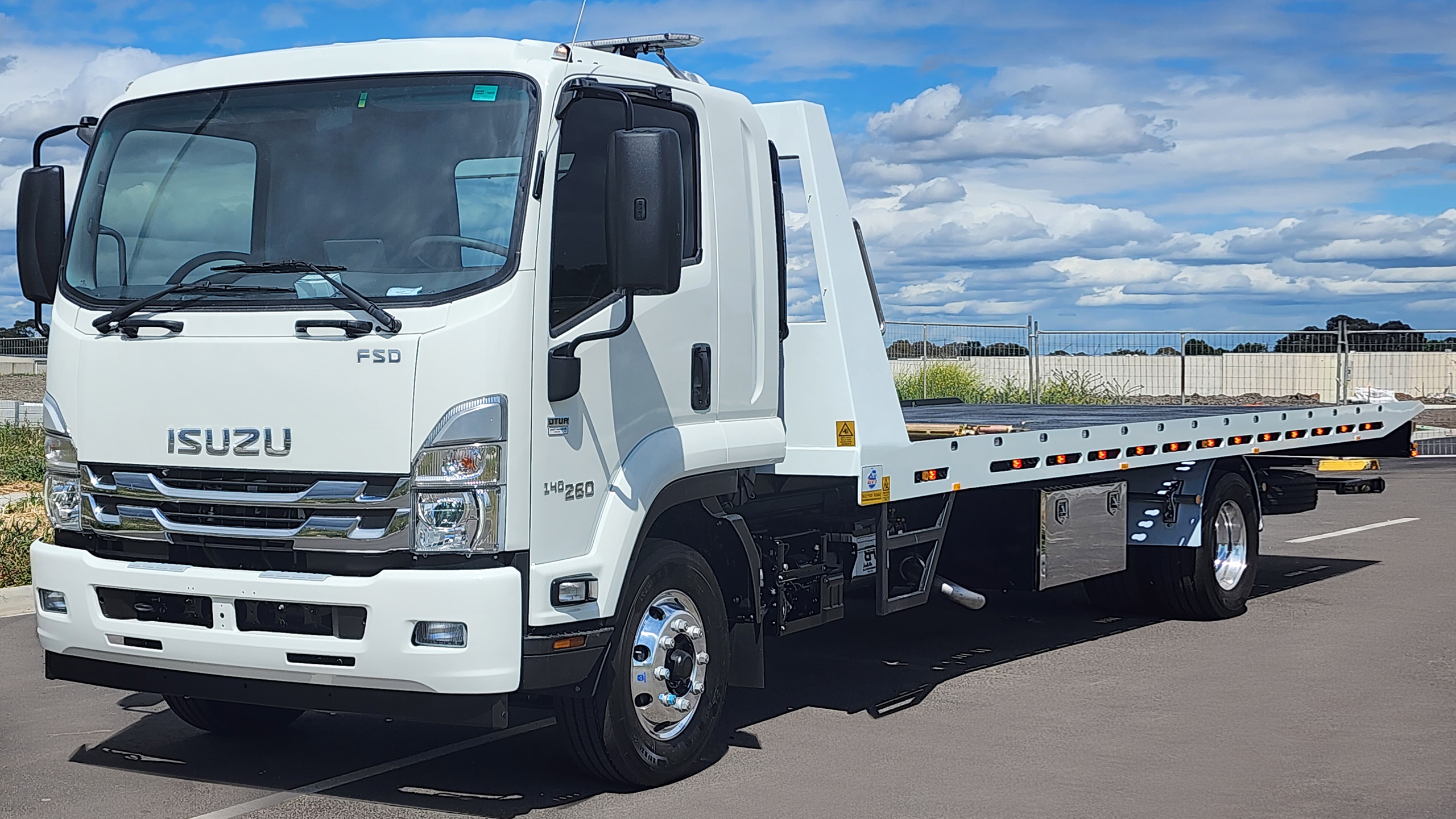 ISUZU FSD 140 260 – TILT TRAY DESIGN